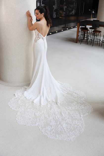 AVERY – Victoria Couture